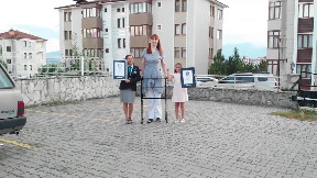 Meet the newest Guinness World Records' tallest woman who stands at ...
