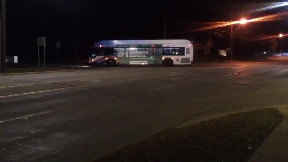 A new bus driver goes the wrong way on her new route (video) - ItemFix
